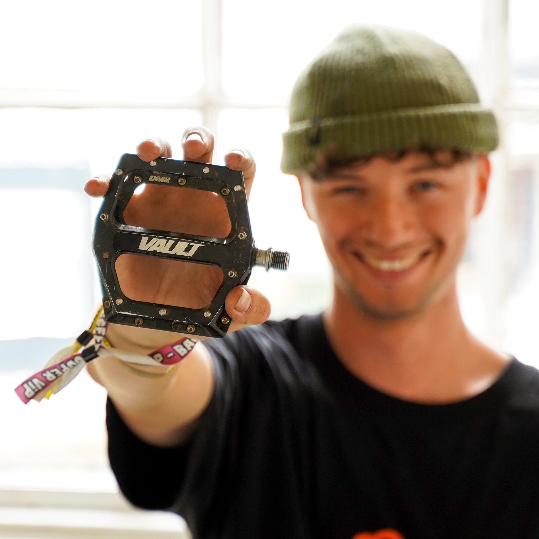 10.9 DMR VAULT PEDALS – BIKE BUNKER